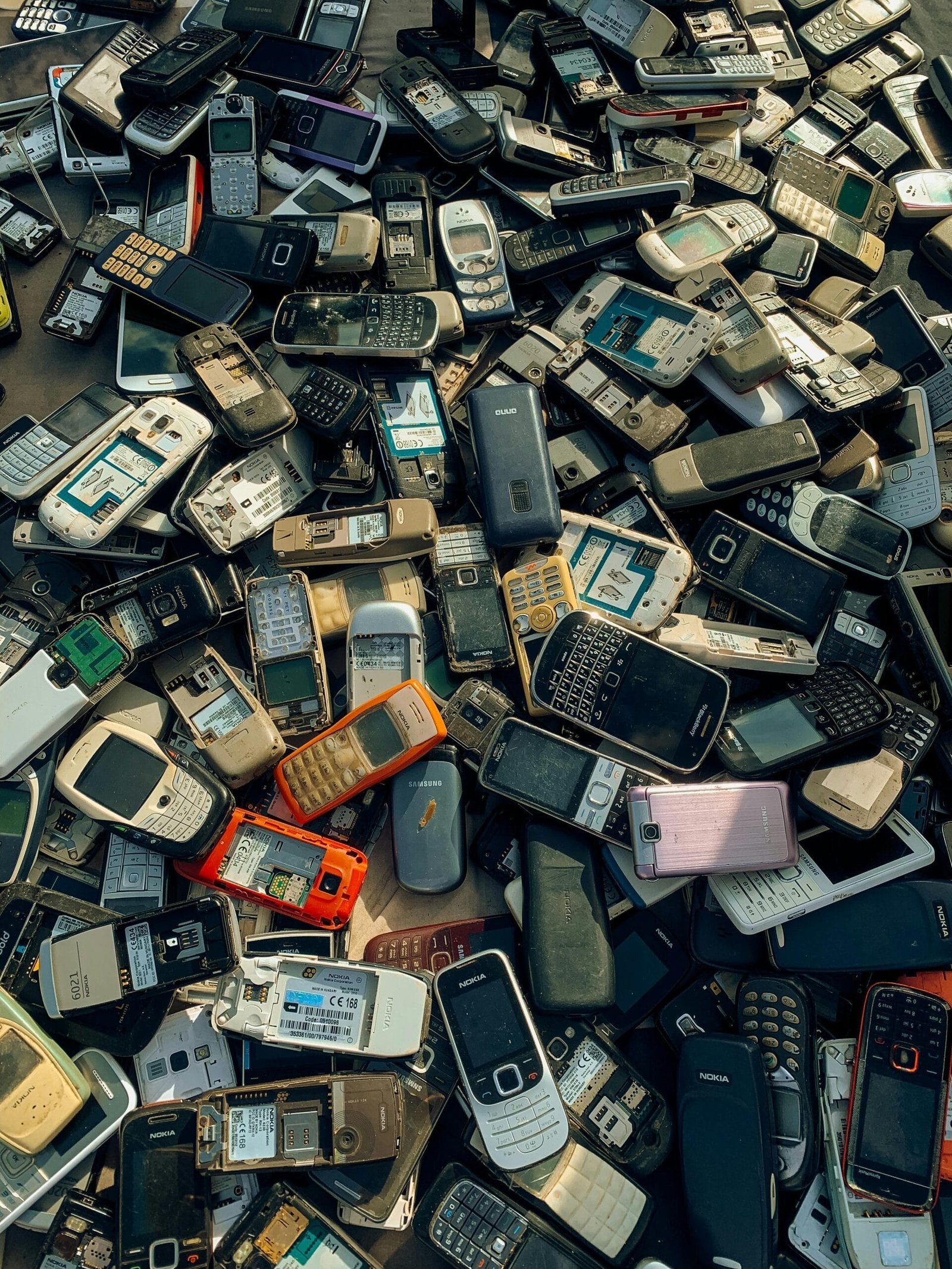 “The Hidden Dangers of Improper E-Waste Disposal” – SUSTAINABLE SORT